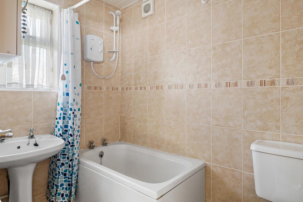 Oak Tree Drive, Sydney, Crewe – CW Estate Agents